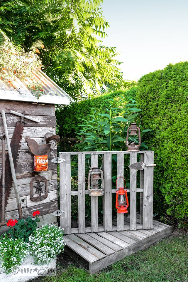 Easy DIY pallet wood gate and walkway for the garden in 1 hour!Funky ...