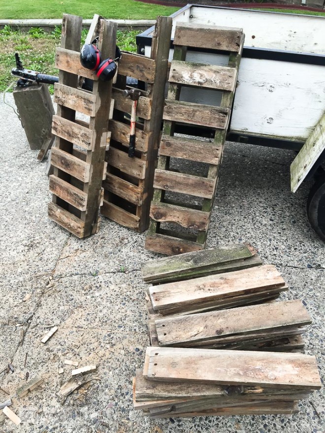 Flip a chunk of pallet into a pallet hammer organizer for the workshop ...