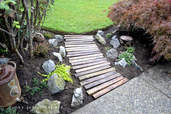 Garden walkway ideas using reclaimed wood that won't easily rot ...
