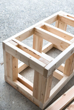 How to build a rustic, inexpensive DIY aquarium stand out of 2x4s ...