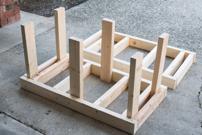 How to build a rustic, inexpensive DIY aquarium stand out of 2x4s ...