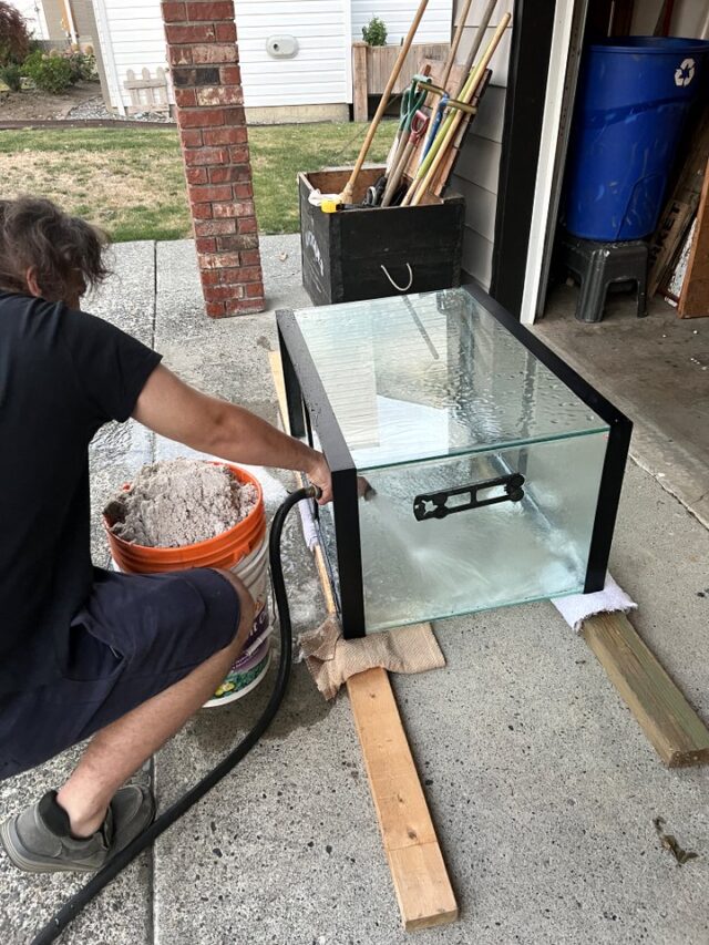 How to build a rustic, inexpensive DIY aquarium stand out of 2x4s ...