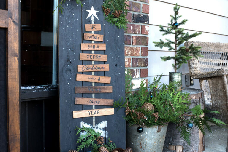 Easy DIY pallet Christmas tree sign with stencils and wood - Funky Junk ...