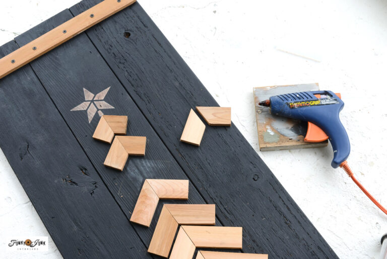 DIY wood chevron Christmas tree with stencils and wood strips - Funky ...