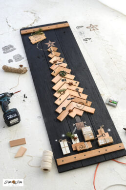 DIY wood chevron Christmas tree with stencils and wood strips - Funky ...