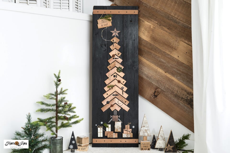 DIY wood chevron Christmas tree with stencils and wood strips - Funky ...