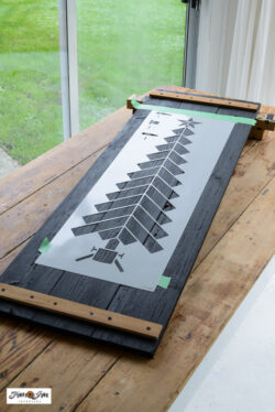 DIY wood chevron Christmas tree with stencils and wood strips - Funky ...